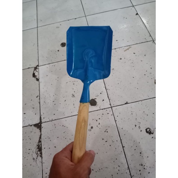 Jual sekop skop biru gagang kayu/ skop tanaman / skop berkebun | Shopee ...