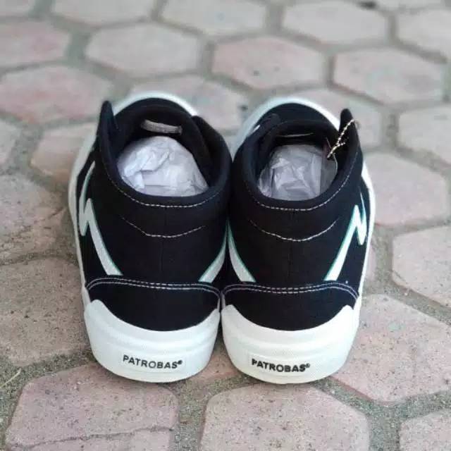 Jual Sepatu Patrobas Ivan High - Black White | Shopee Indonesia