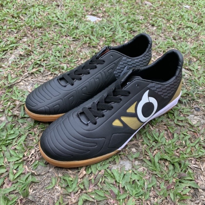 Jual Sepatu Futsal Ori Ortuseight Logo List Gold Hitam | Shopee Indonesia
