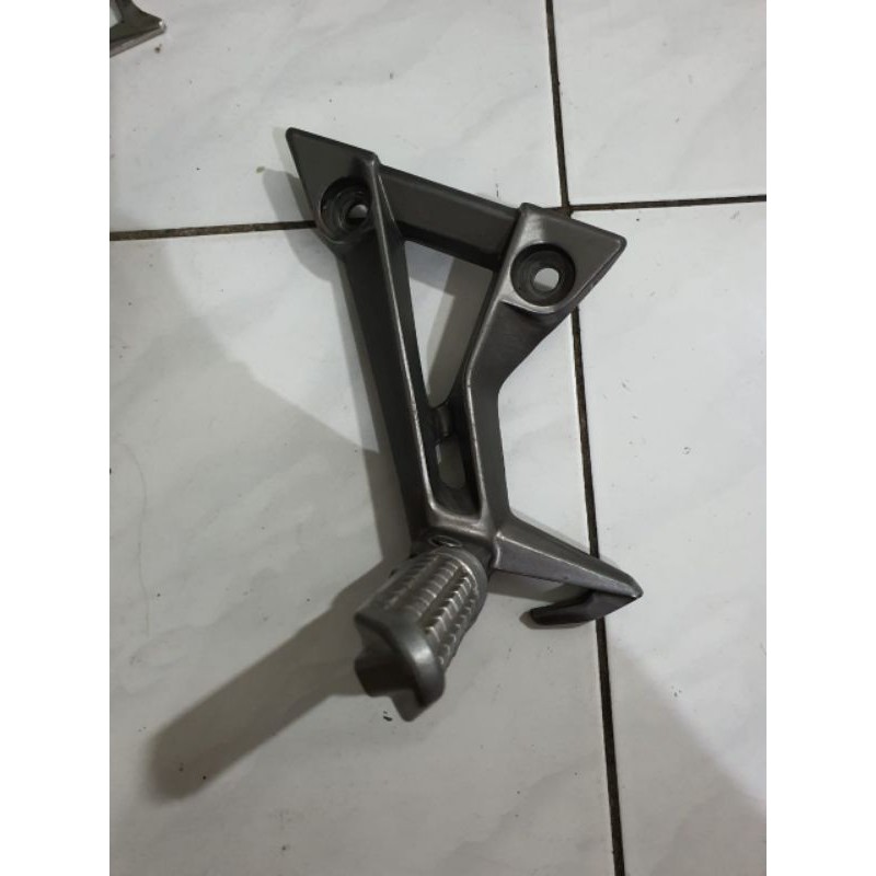 Jual FootStep Step kiri Injekan kaki kiri Ninja 250 FI | Shopee Indonesia