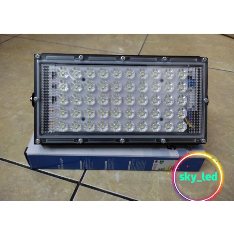 Jual LAMPU SOROT / TEMBAK LED SLIM 50 WATT / 50W / SLIM LED FLOODLIGHT50 WATT AC 220V | Shopee ...