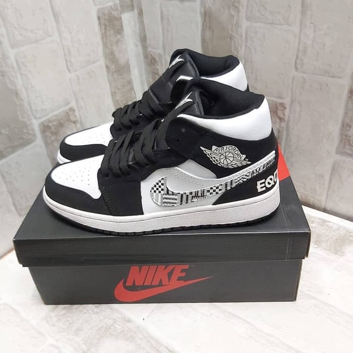 Jual PUSAT SEPATU NIKE AIR JORDAN 1 MID SE EQUALITY RUNNING SNEAKERS ...