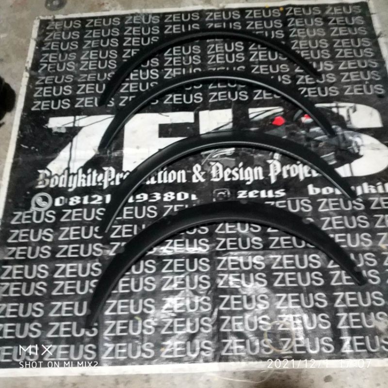 Jual Over Fender Lips Fender Universal Untuk Beberapa Jenis Mobil ...