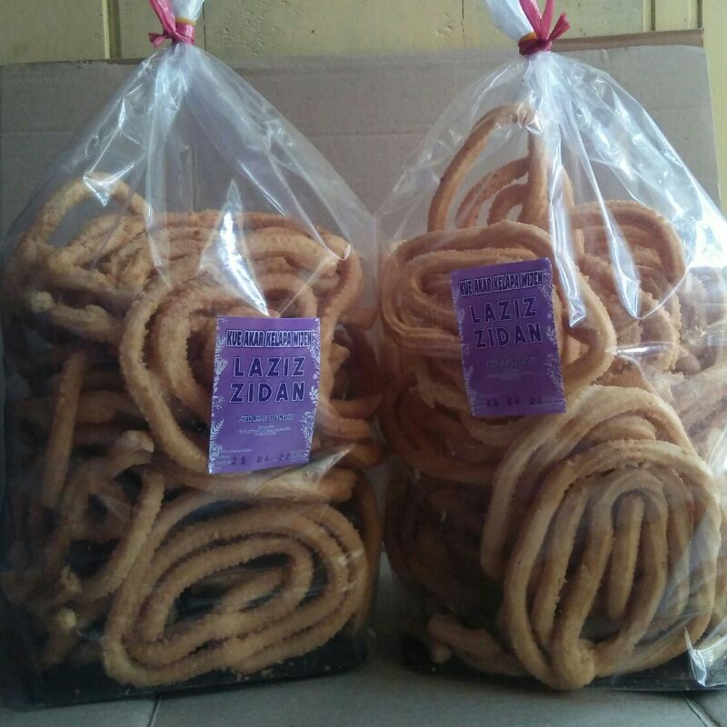 Jual 1kg Kueh Akar Kelapa Manis & Bolu kering / Kueh Tradisional ...