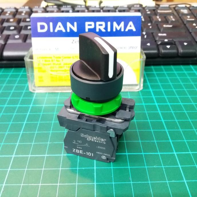 Jual Schneider Selector Switch 3 posisi stay put 2NO XB5AD33 Hitam ...