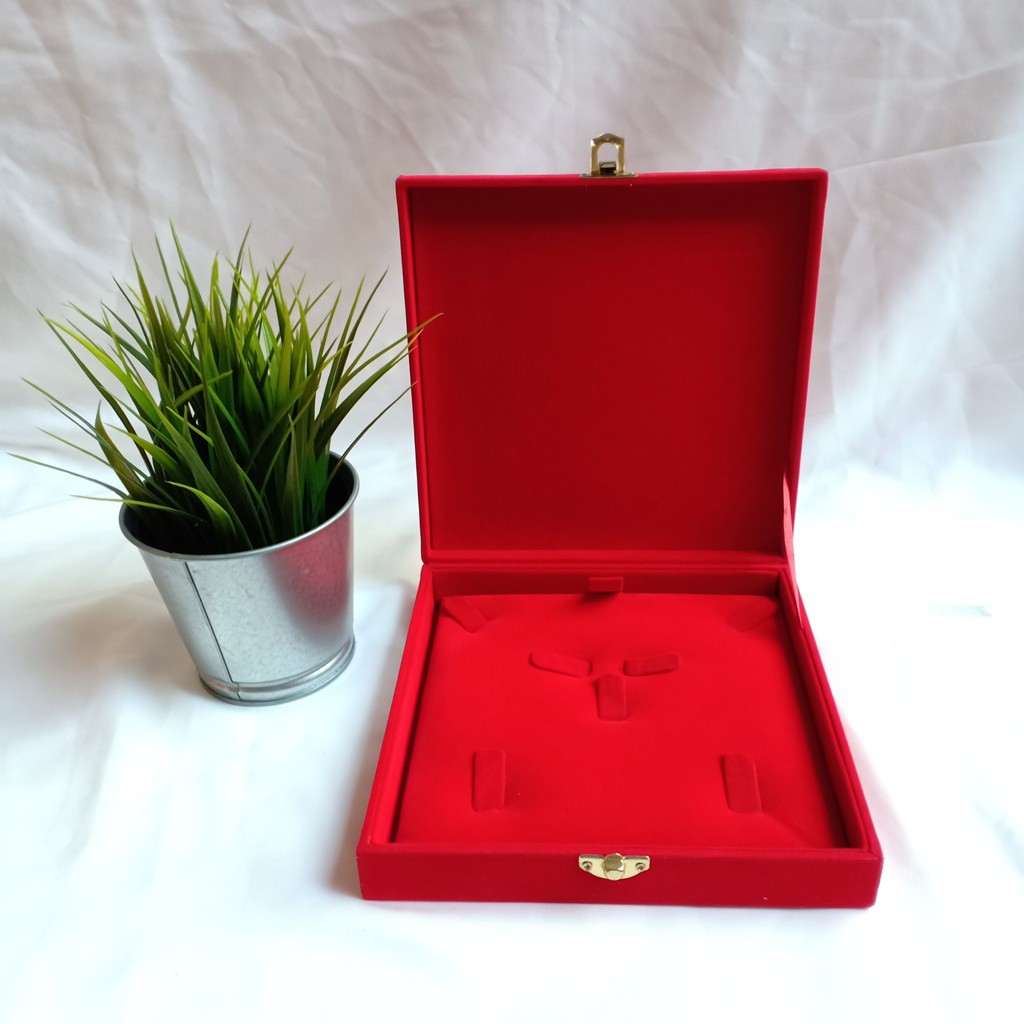 Jual New Model Jewelry Box Kotak Perhiasan Gelang Kalung Dan Accesories ...
