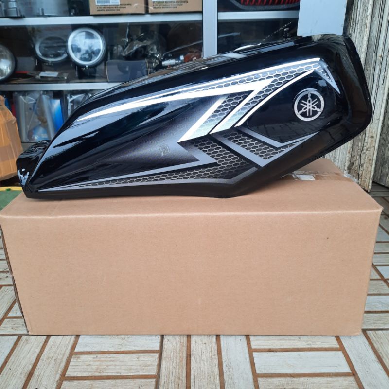 Jual TANGKI RX KING 2004 HITAM LIS SILVER LENGKAP BOX AKI DAN EMBLEM ...
