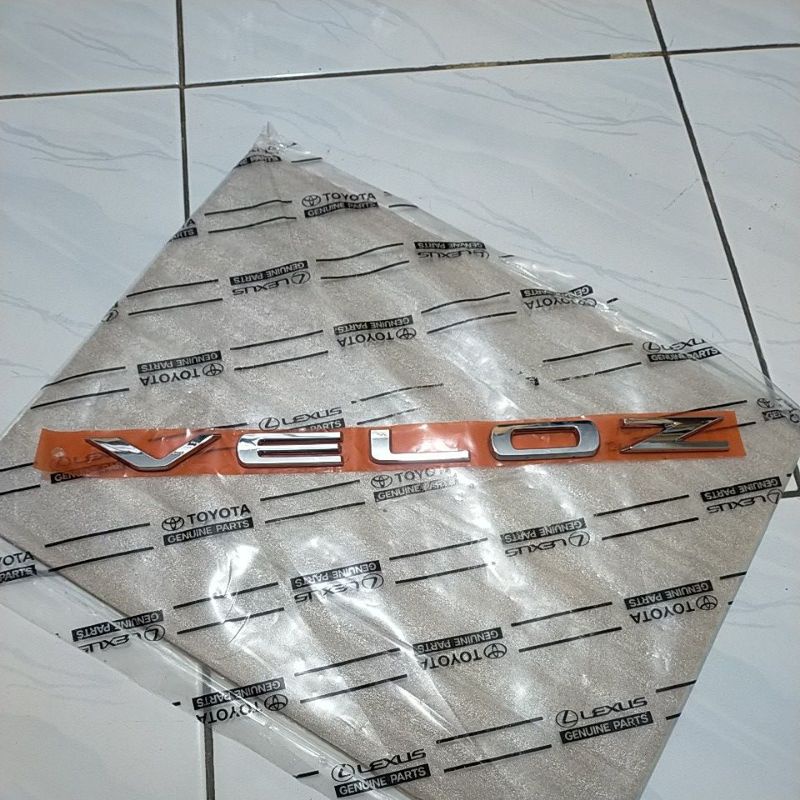 Jual emblem tulisan Veloz untuk Avanza 2022 original | Shopee Indonesia