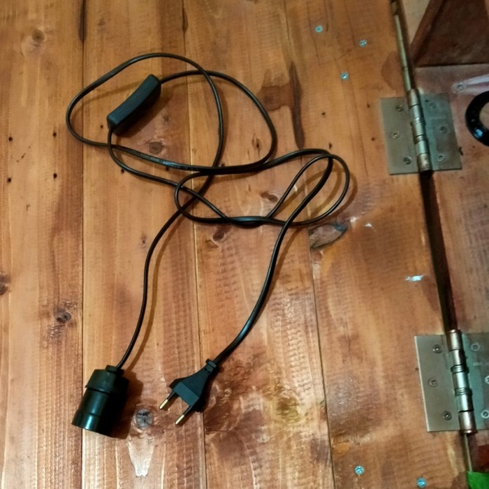 Jual Fitting Lampu Gantung Model Broco E27 Dengan Kabel Saklar On-Off ...