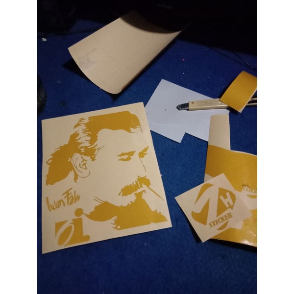 Jual sticker menyala.(bahan reflektif) | Shopee Indonesia