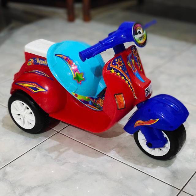 Jual Motor vespa mini vc motor mainan anak dengan helm | Shopee Indonesia