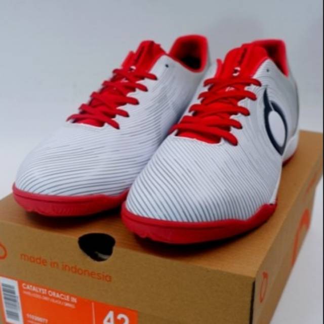 Jual New Sepatu Futsal OrtusEight Catalyst Oracle IN White Grey ...