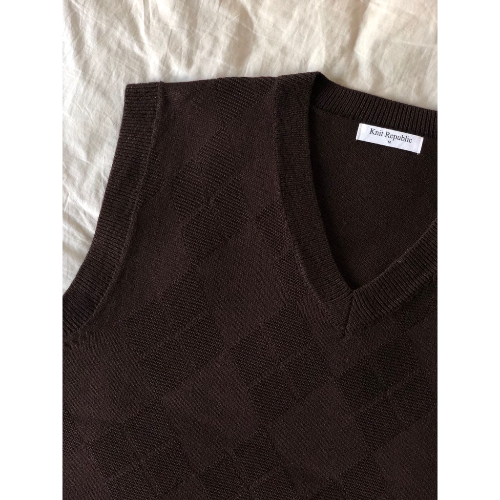 Jual Knit Republic Kai Men Knit Vest - Rompi rajut pria - Knit vest ...