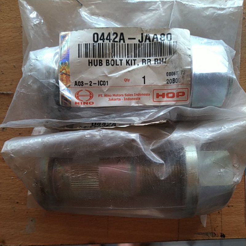 Jual Baut Roda Belakang Hino 500 Genuine 0442A-JAA80 | Shopee Indonesia
