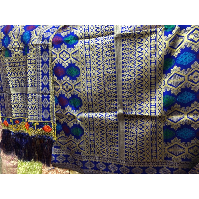 Jual Songket mesin motif prisma (benang gold) dengan selendang bordir ...