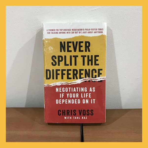 Jual Buku Import Never Split The Difference (Original Paperback ...