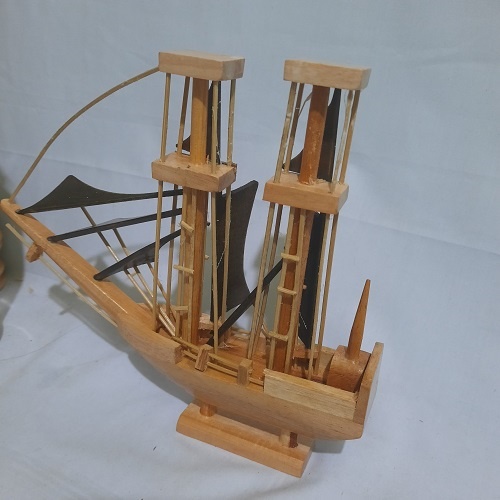 Jual RB Miniatur Kapal Layar Pinisi Perahu Phinisi Hiasan dan Koleksi ...