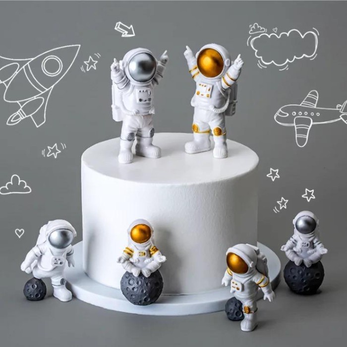 Jual MINI FIGURINE CAKE TOPPER ULANG TAHUN ASTRONOT LUAR ANGKASA 3 POSE ...