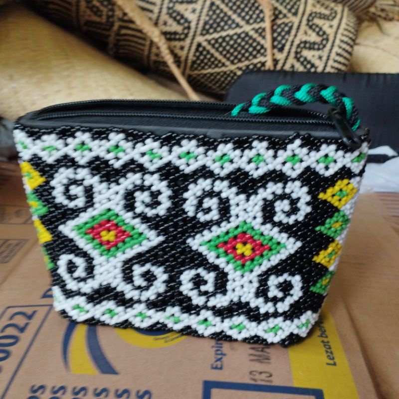 Jual Tas selempang manik motif etnik dayak kalimantan - tas wanita ...