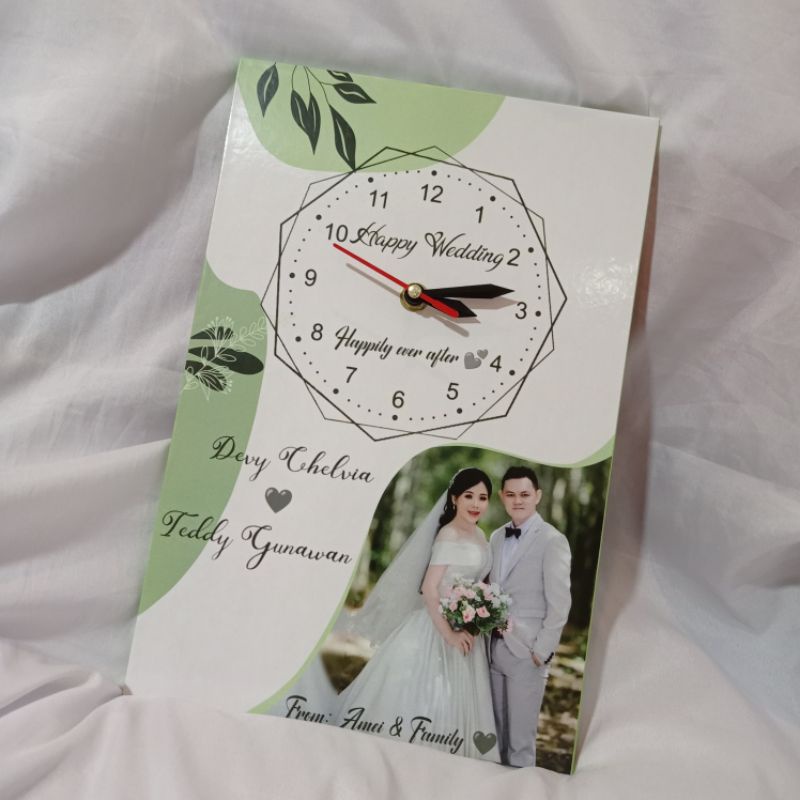 Jual hampers hadiah kado custom jam dinding by request / foto wedding ...