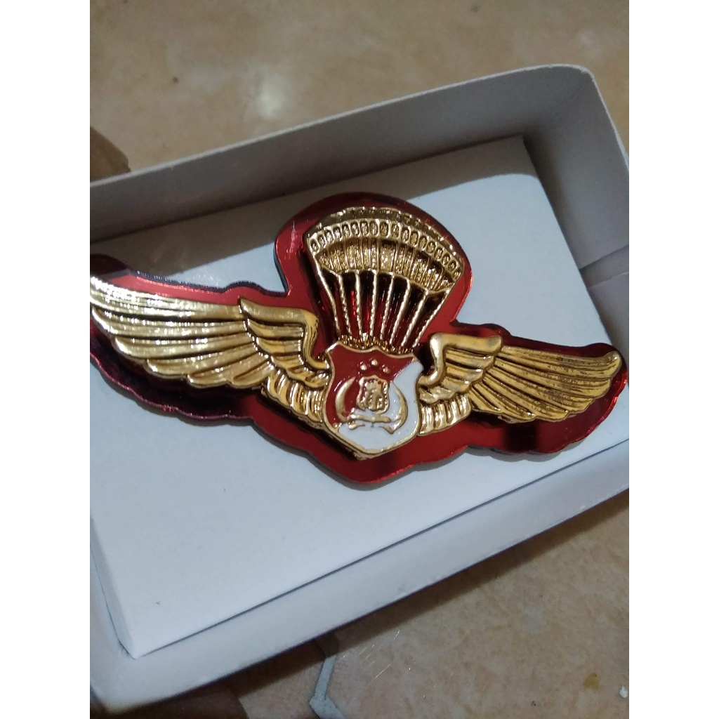 Jual brevet wing/pin para terjun polri dasar mika | Shopee Indonesia