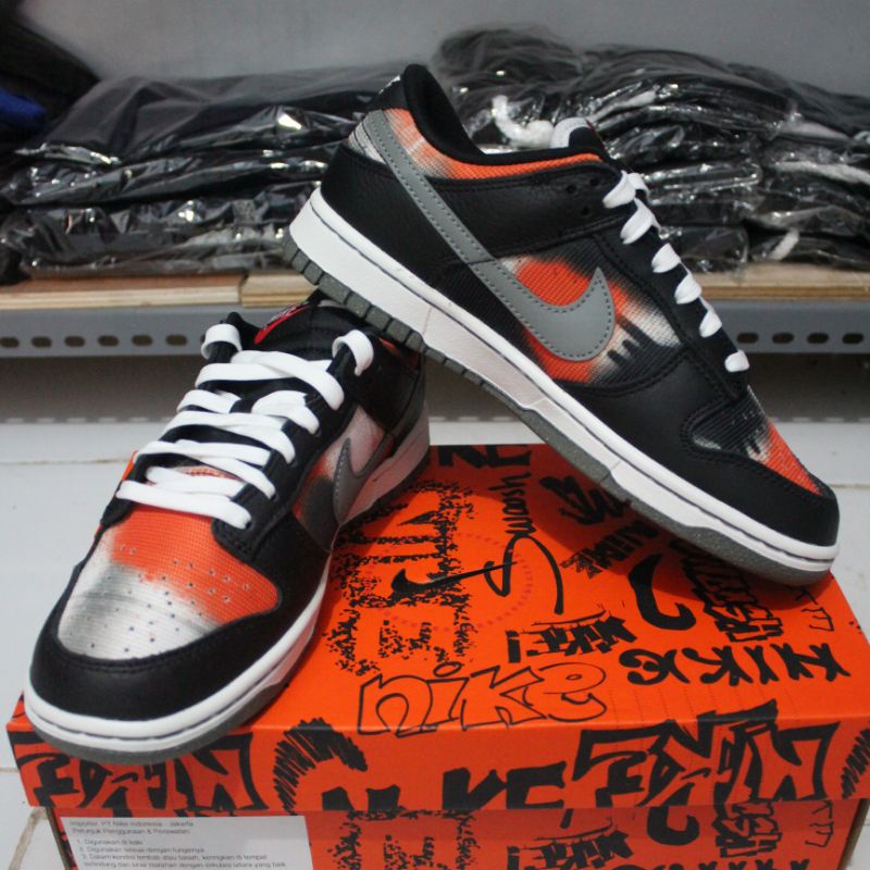 Jual Nike Dunk Low Retro PRM graffiti- Nike Dunk Low graffiti black ...