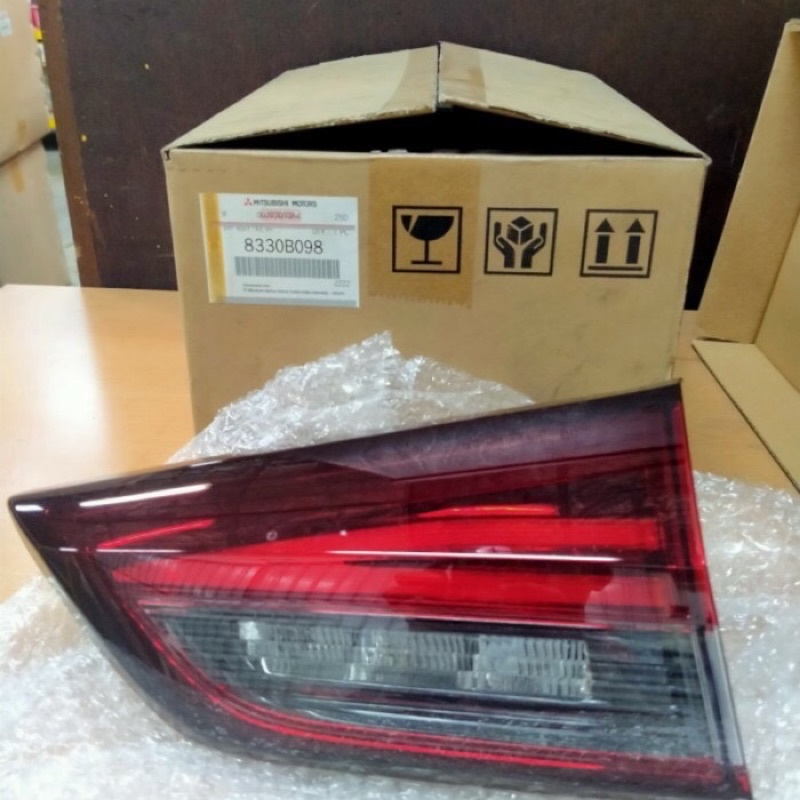 Jual lampu bagasi xpander original 8330b098 8330b097 | Shopee Indonesia
