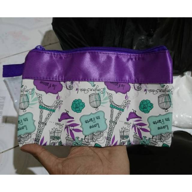 Jual Souvenir pernikahan pouch paris sablon kemas mika dompet kosmetik ...