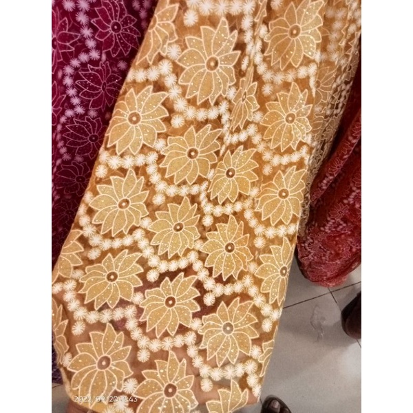 Jual ¹/² Meter kain Tile sitru motif kembang/kain Tulle motif kembang ...