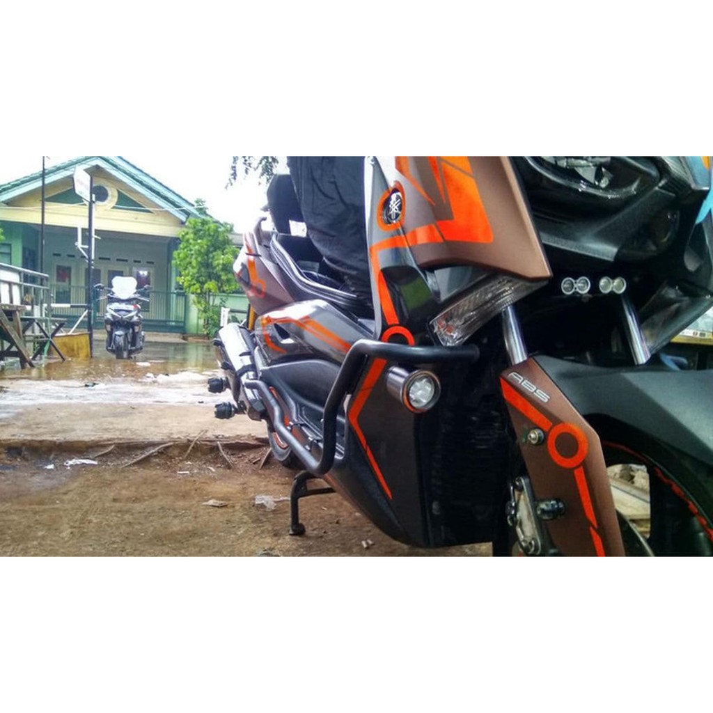 Jual [ aksesoris ]453 BRAKET CRASHBAR DAN BRAKET LAMPU YAMAHA XMAX ...
