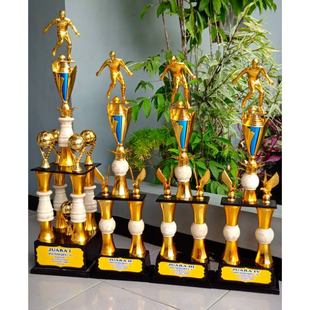 Jual Piala Bola Piala Futsal Piala Sepak Bola Piala Dunia Top Score ...
