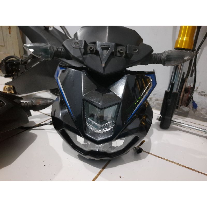 Jual HEADLAMP XABRE original lengkap sein dan breket MULUS & NORMAL ...