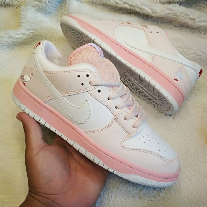 Jual PUSAT SEPATU NIKE SB DUNK LOW PIGEON PINK X STAPLE RUNNING ...