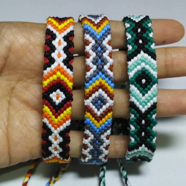 Jual Macrame bracelet / gelang macrame 12 | Shopee Indonesia