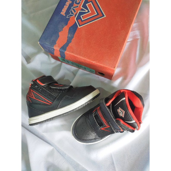 Jual SEPATU STAR sekolah cowok/cewek (BARU) | Shopee Indonesia