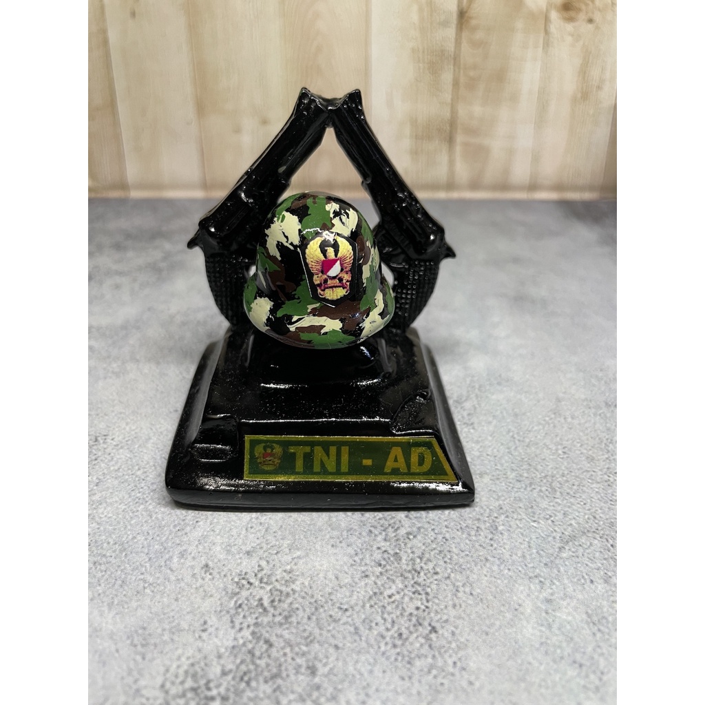 Jual Miniatur Helm TNI AD - Patung TNI AD - Miniatur Pajangan Helm TNI ...