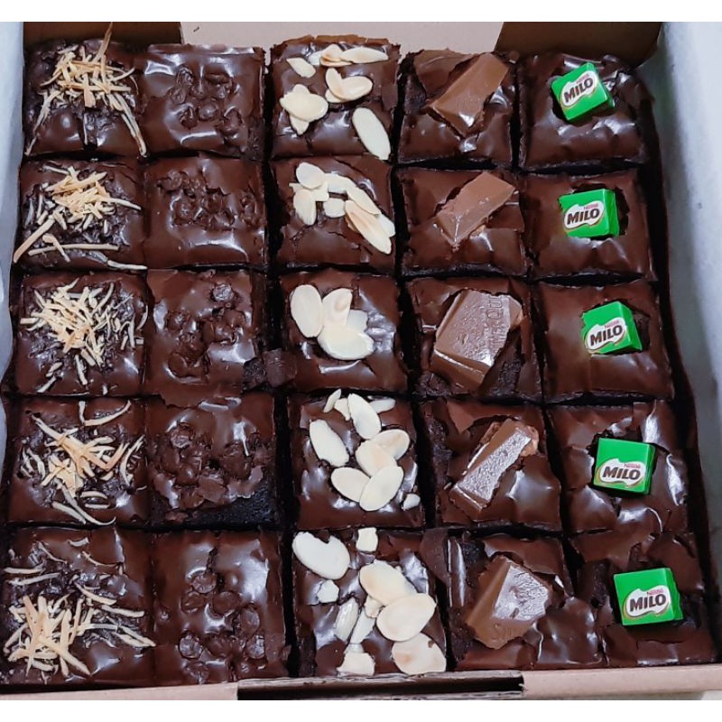 Jual BROWNIES TOPPING MAX 5 (READY) | Shopee Indonesia