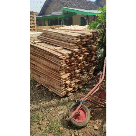 Jual Kayu Pallet Albasia Batangan / packing/ peti / papan Panjang 100 ...