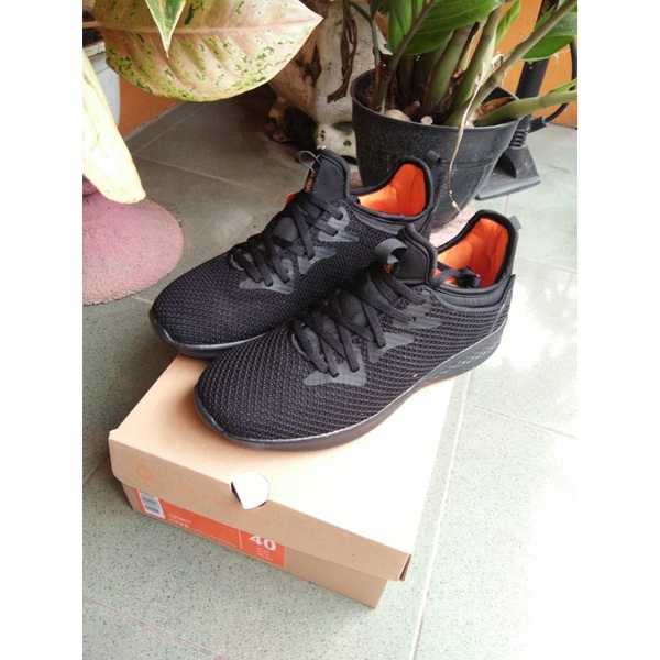 Jual Sepatu Sneakers - Ortuseight - Phyton All Black - Harga Retail ...