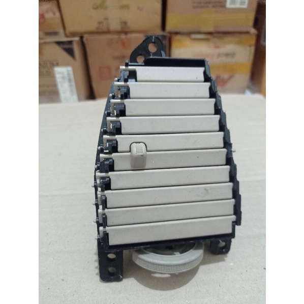 Jual kisi ac grille ac innova lama kanan original | Shopee Indonesia