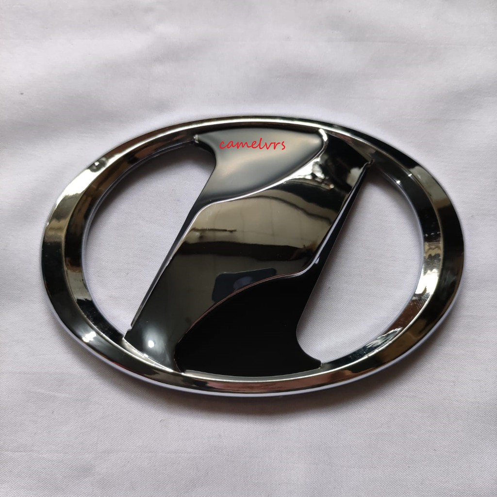 Jual Logo/Emblim ist / Vitz (logo Alphard)Hitam Chrome Toyota Calya ...
