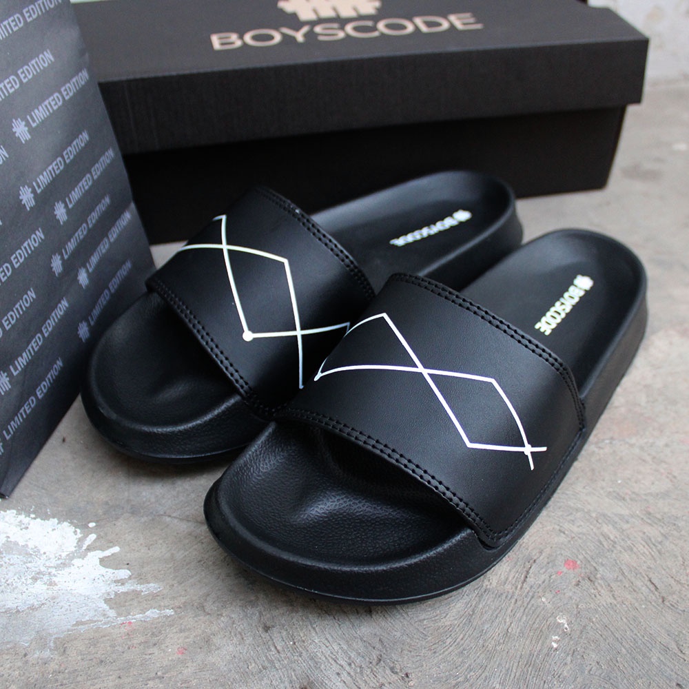 Jual Sandal Slip On Pria Distro Terbaru Boyscode Curves Lines Hitam ...