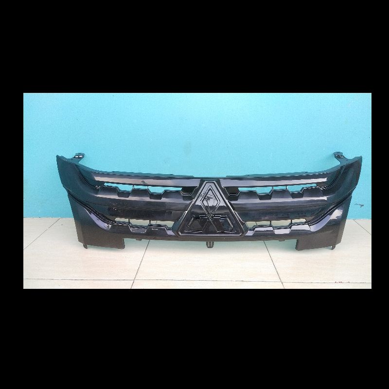 Jual grill depan mitsubishi xpander cross original | Shopee Indonesia