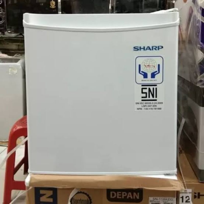 Jual Kulkas Portable / Kulkas Mini Bar Sharp SJ-50MB-XW (50MB XW ...