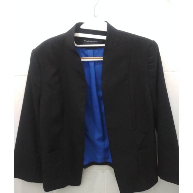 Jual Blazer Hitam The Executive (preloved) | Shopee Indonesia
