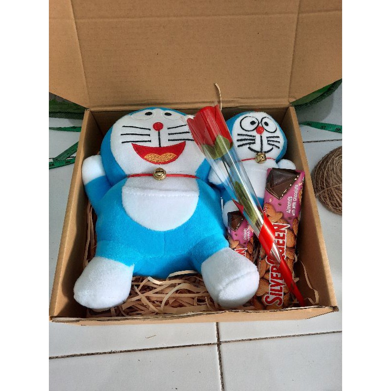 Jual Paket Doraemon Box bunga Setangkai | Shopee Indonesia