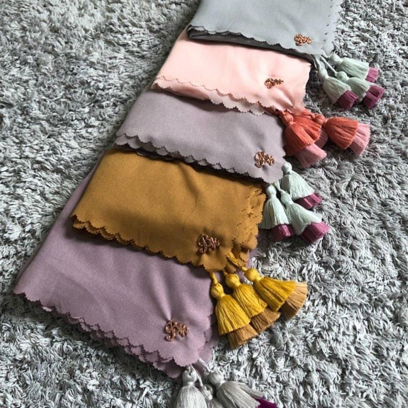 Jual kerudung segiempat voal BUNGATTA tasel/rumbai ori | Shopee Indonesia