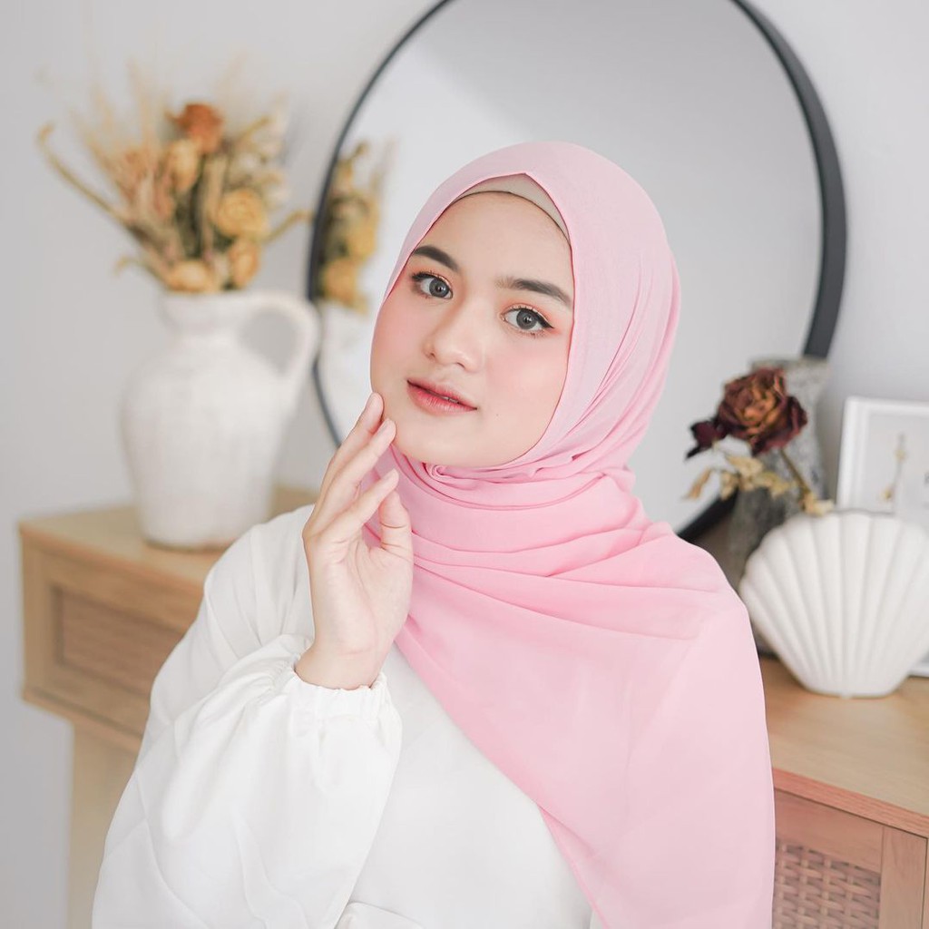 Jual Pashmina Ceruty Babydoll Warna Baby Pink 180cm x 75cm | Shopee Indonesia