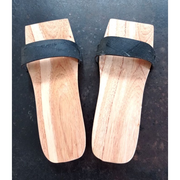 Jual sandal tangkelek / terompa bakiak dari kayu | Shopee Indonesia