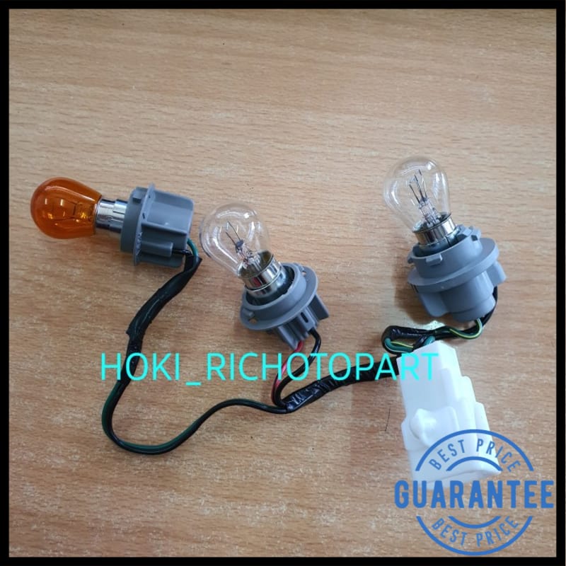Jual Soket sama bholamp Lampu stop Innova 2012 2015 original harga ...